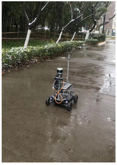 Fast Loop Closure Selection Method with Spatiotemporal Consistency for Multi-Robot Map Fusion