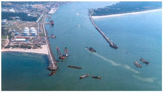 Navigation Safety on Shipping Routes during Construction