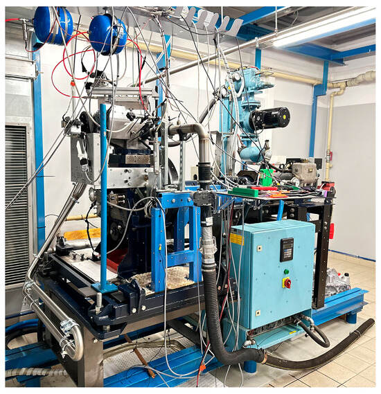 The Influence of Helium Addition on the Combustion Process in a ...