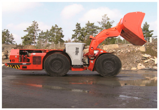 Bucket Trajectory Optimization under the Automatic Scooping of LHD