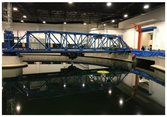 Design of a Disc-Shaped Autonomous Underwater Helicopter with Stable Fins