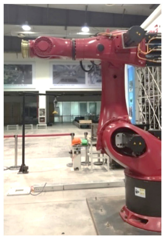 Dynamics Parameter Identification of Articulated Robot