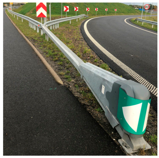 Assessing Roadside Hybrid Energy Absorbers Using the Example of SafeEnd