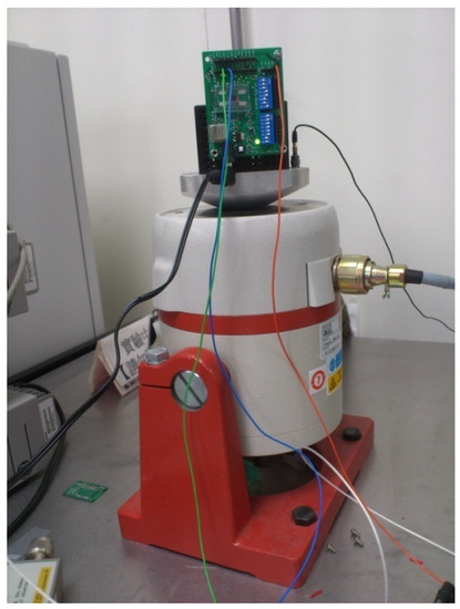 Monolithic Low Noise and Low Zero-g Offset CMOS/MEMS Accelerometer ...