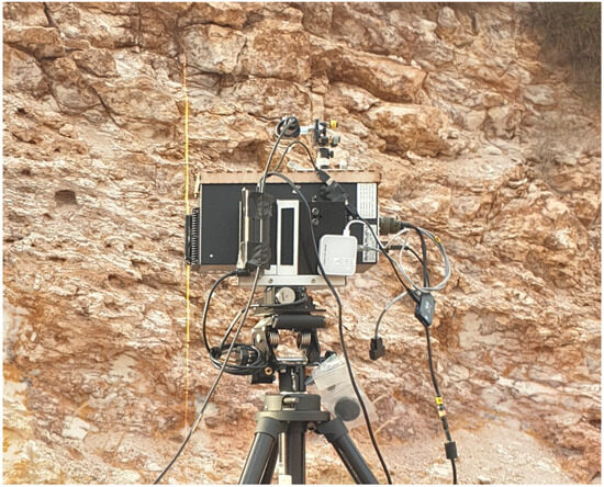 Active Hyperspectral Scanning of Rock Face with a Supercontinuum Laser