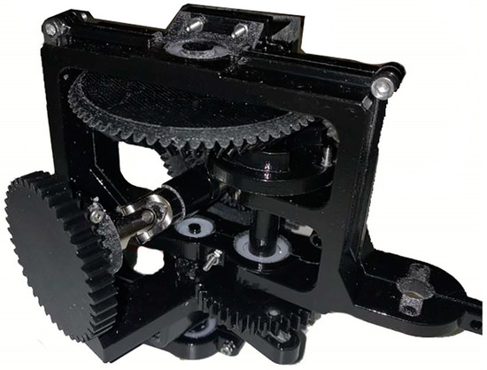 Design of a Labriform-Steering Underwater Robot Using a Multiphysics Simulation Environment